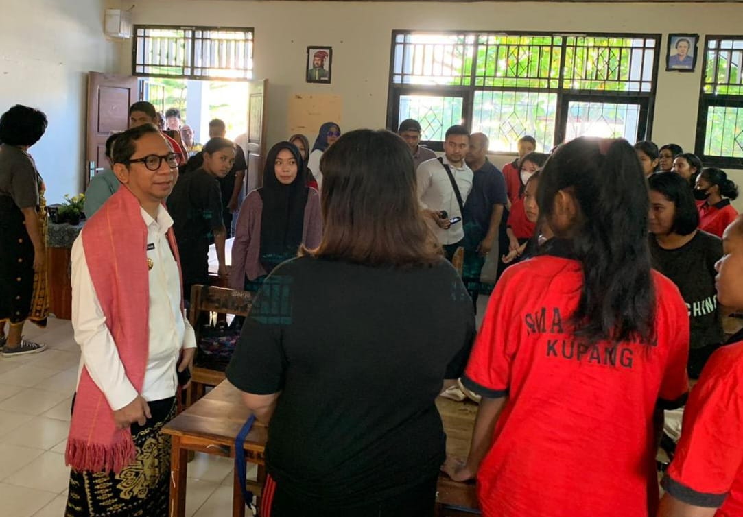 Penjabat Gubernur NTT Kunjungi SMAN 1 Kupang, Ada Siswa yang Lebih Suka Sekolah Pukul 5 Pagi ...